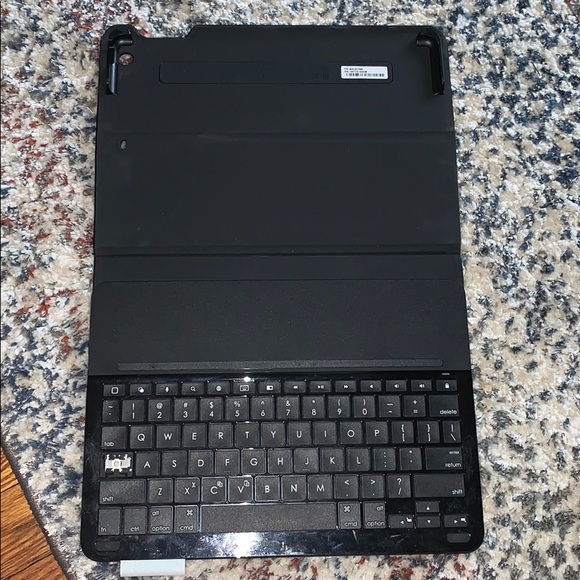 Logitech | Accessories | Logitech Ipad Keyboard Case | Poshmark